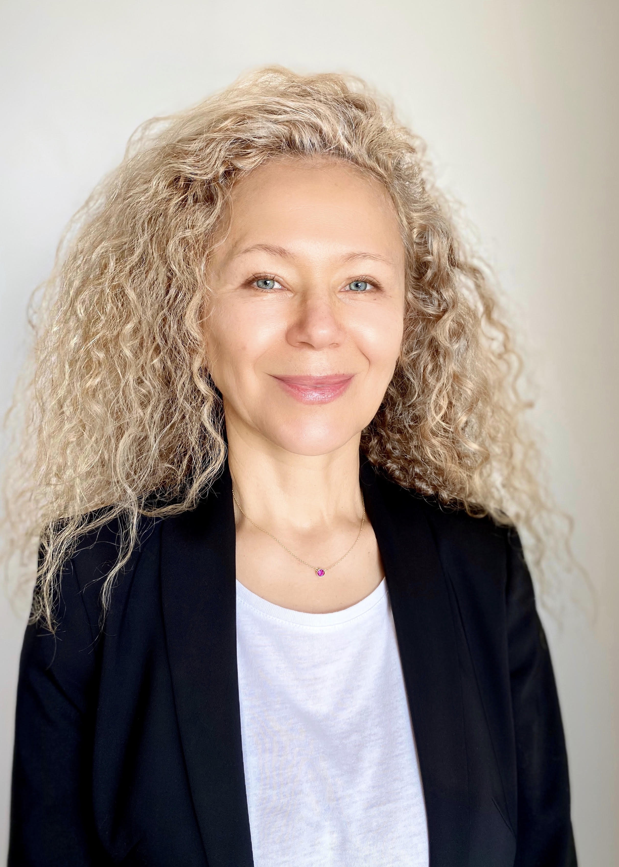 Olga Nenazhivina – Art Alliance